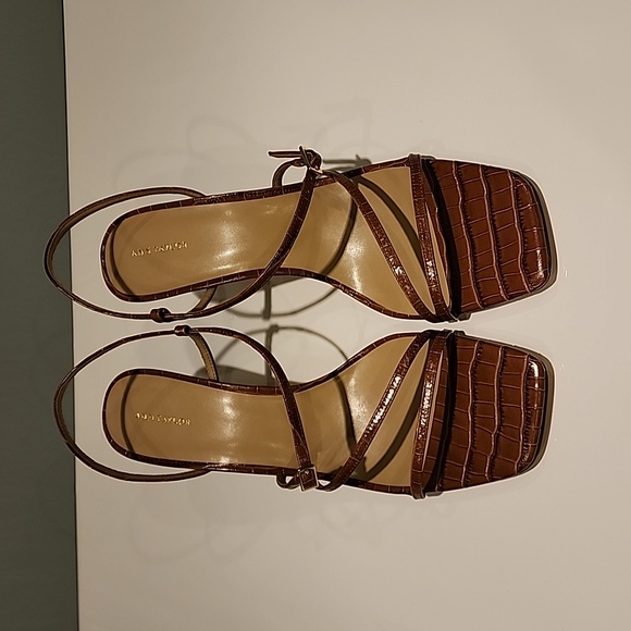 Ann Taylor | Shoes | Ann Taylor Size 1 Brown Croc Embossed Strappy ...